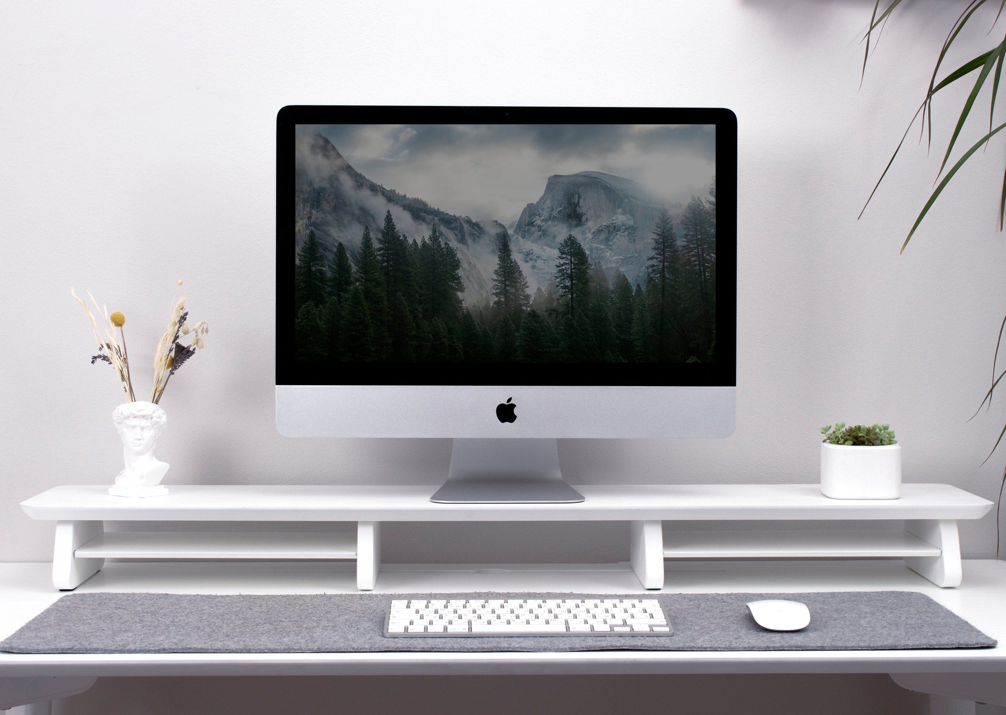 Ergonomic Monitor Riser (white)